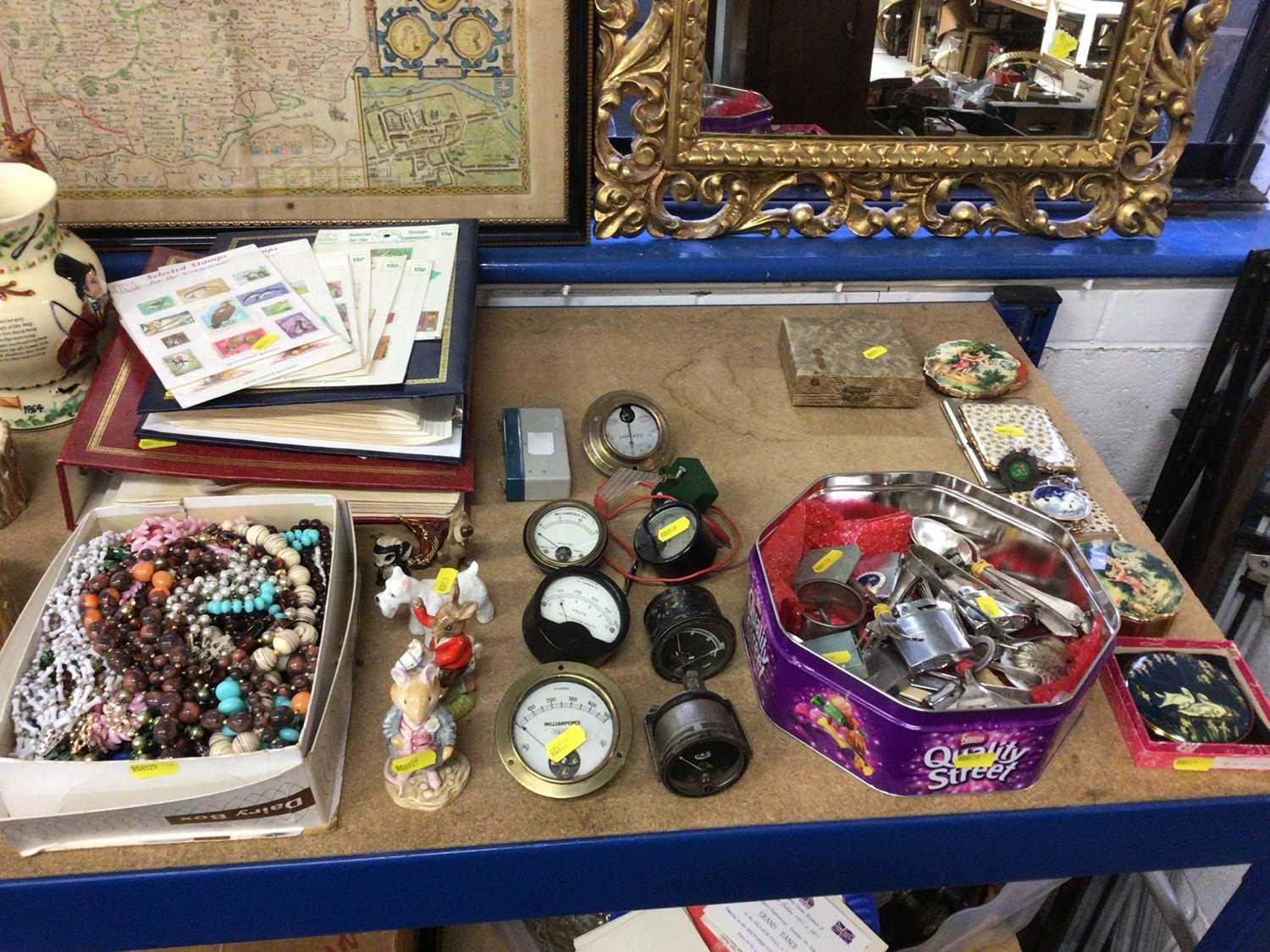 Lot 211 - Sundry items, including stamp albums,