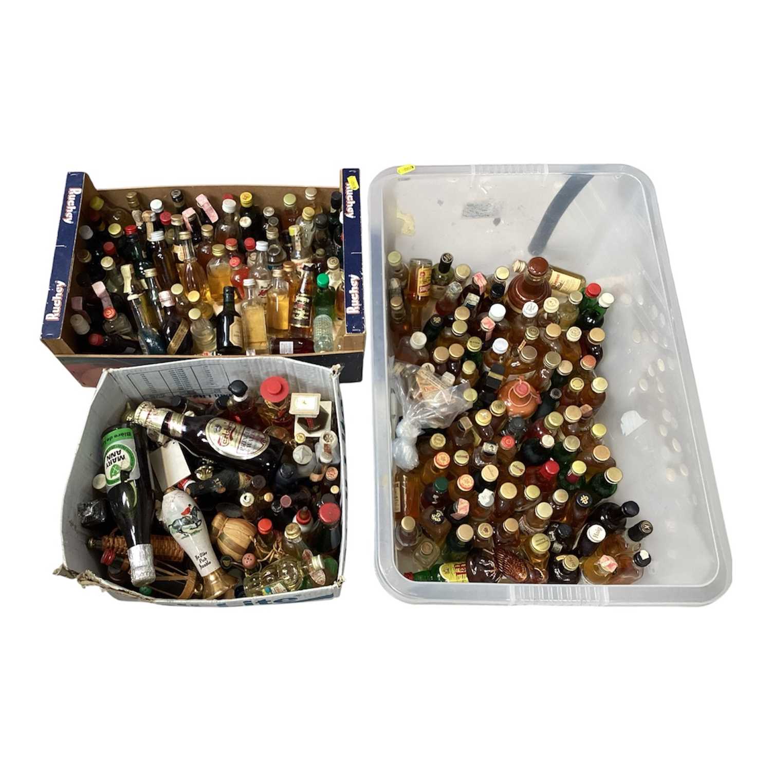 Lot 5186 - Collection of alcohol miniatures to include