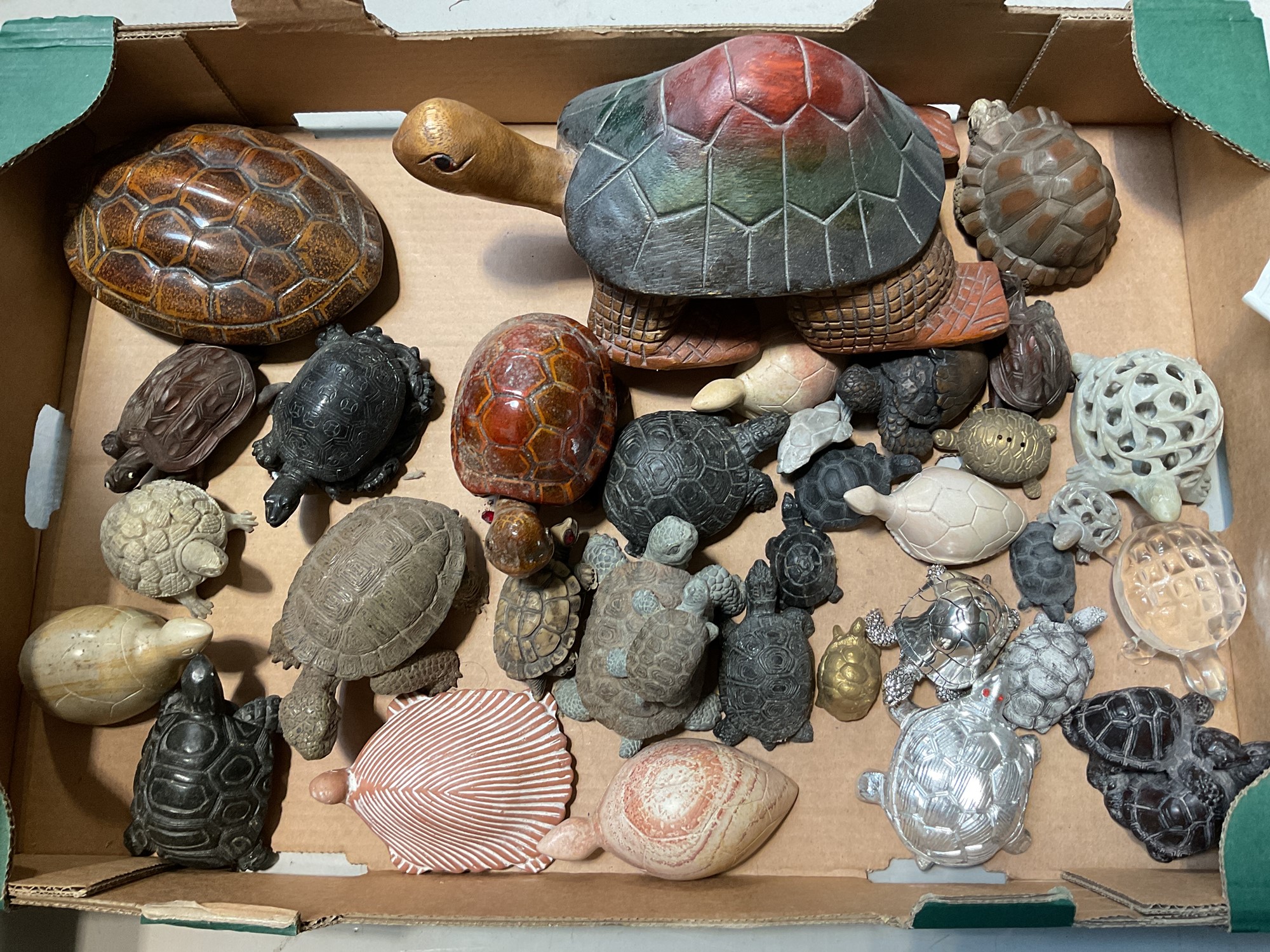 Lot 5191 - Collection of tortoise and turtle ornaments,